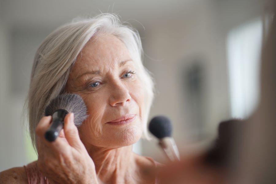 Best Makeup Tips for Seniors (Including Natural Options!) - Ask-Albert